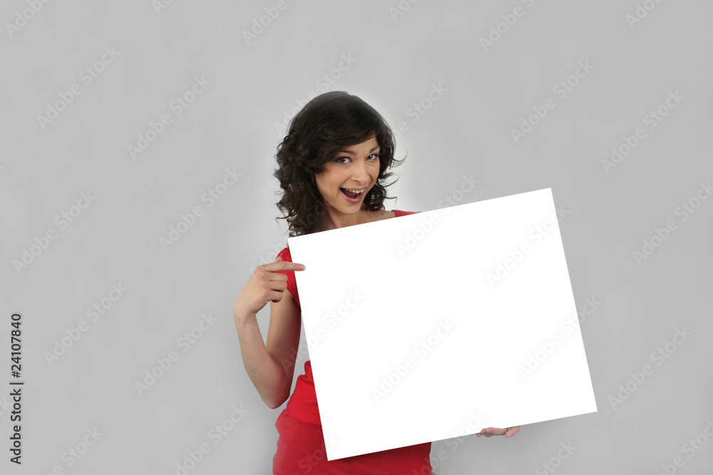 Portrait d'une femme avec panneau blanc Stock Photo | Adobe Stock