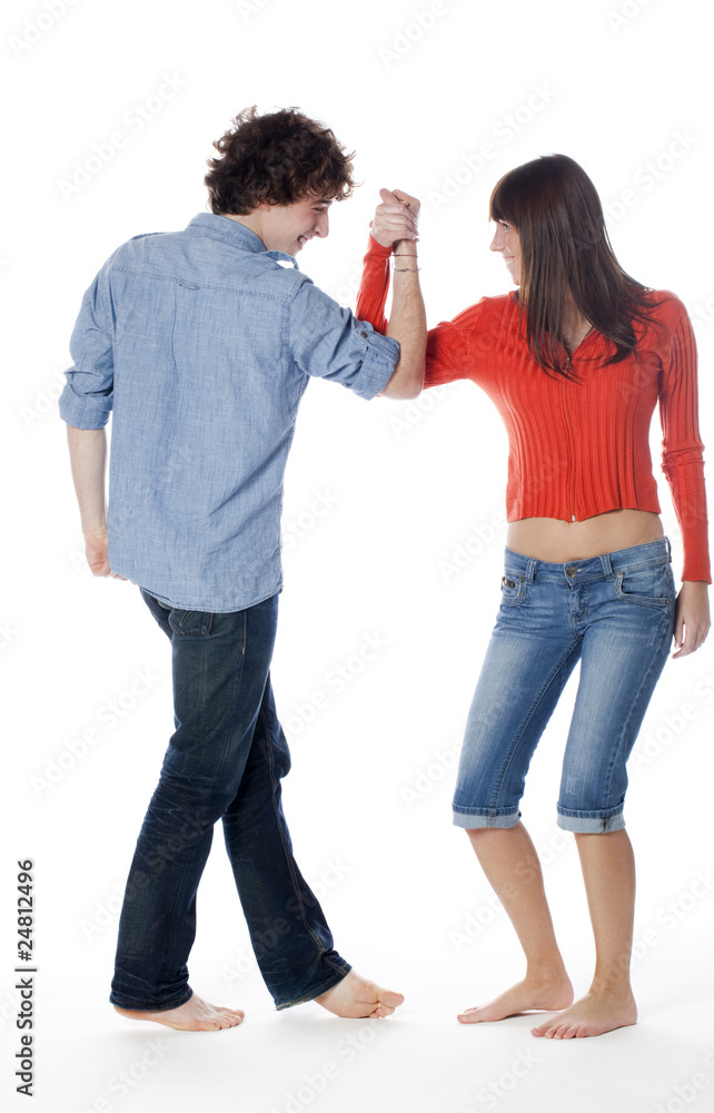 bras de fer entre deux jeunes gens Stock Photo | Adobe Stock