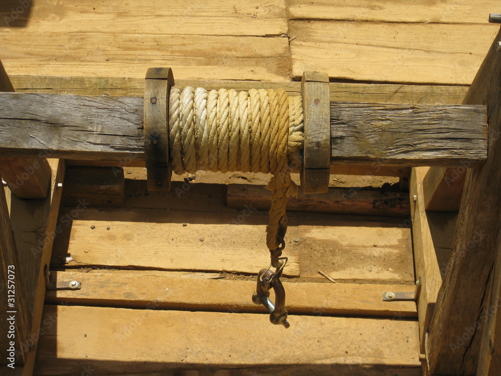 Photo Stock Treuil ancien | Adobe Stock