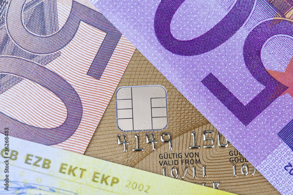 Kreditkarte und Geldscheine Stock Photo | Adobe Stock