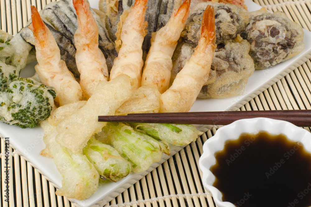 Tempura - Japanese deep fried prawns & vegetables with tentsuyu Stock ...