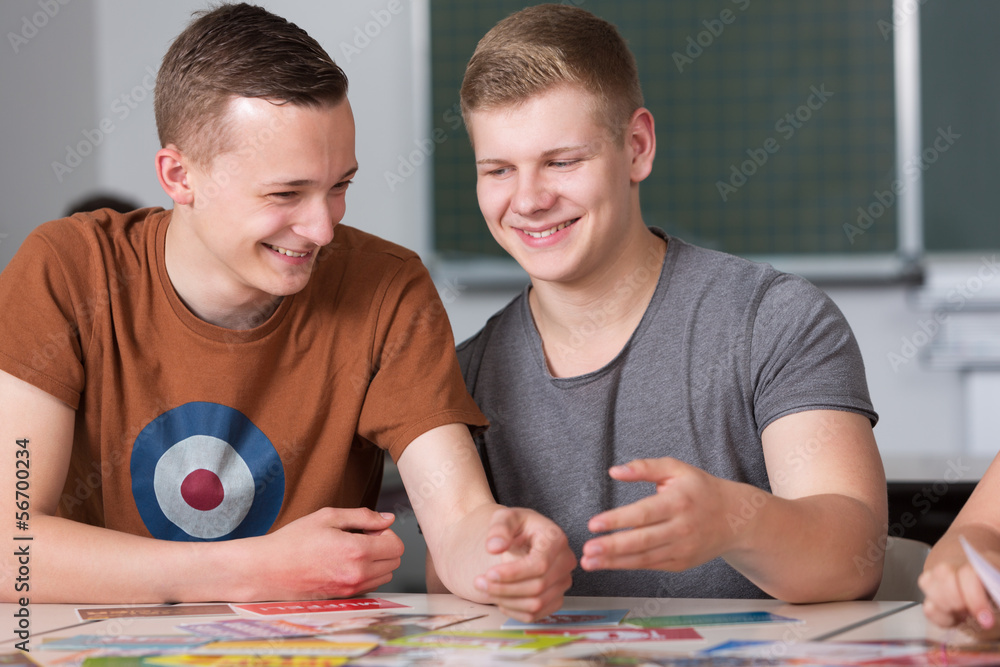 Stock-Foto „Schüler beim Lernen“ | Adobe Stock