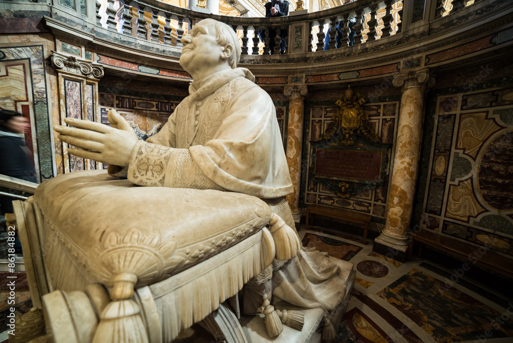 Basilica di Santa Maria Maggiore - Pope's statue Stock Photo | Adobe Stock
