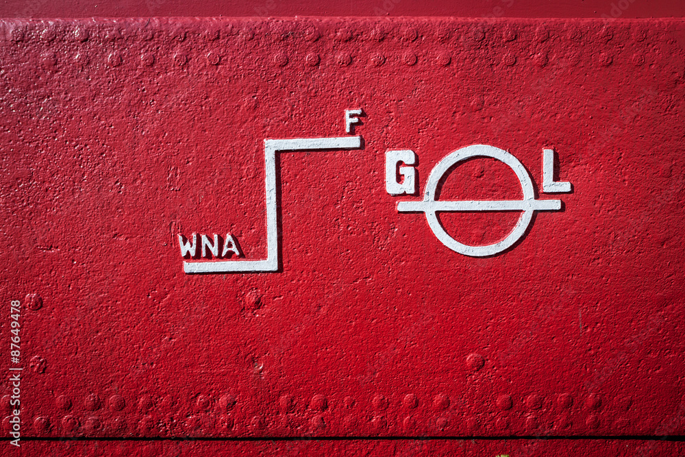 Foto Ship's Waterline. A ship's Plimsoll Line is an International Load ...