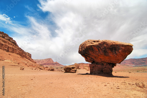 Balanced Rock / balanced rock formations near Marble Canyon Arizona ...
