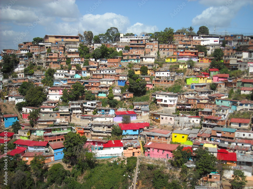 Foto de Stock VENEZUELA,CARACAS,POVERTY,SLUM. Impressive view of a ...