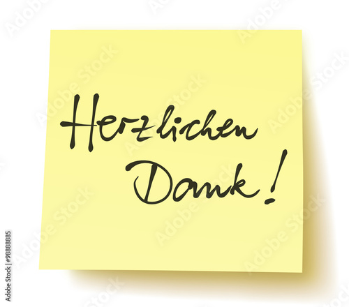 Quadratisches Postit mit der Aufschrift: „Herzlichen Dank ...