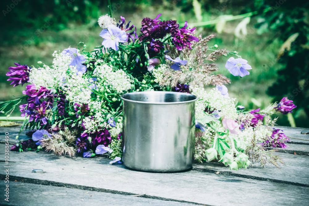 mug is on the table with spring flowers の Stock フォト | Adobe Stock