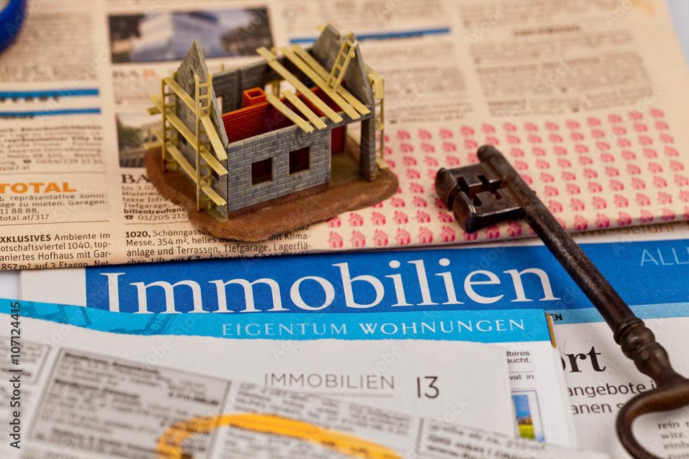 Stock-Foto „Immobilien Inserat in Zeitung“ | Adobe Stock