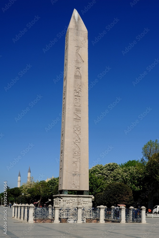 Serpentine Column and Walled Obelisk in blue mosque sguare, Istanbul ...