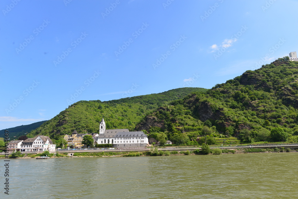 Stock-Foto „Kloster Bornhofen mit Marien-Wallfahrtskirche in Kamp ...