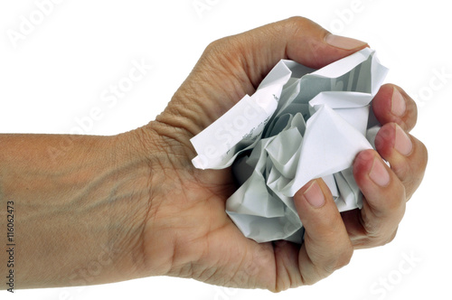 Feuille de papier froissé en main Photo Stock | Adobe Stock