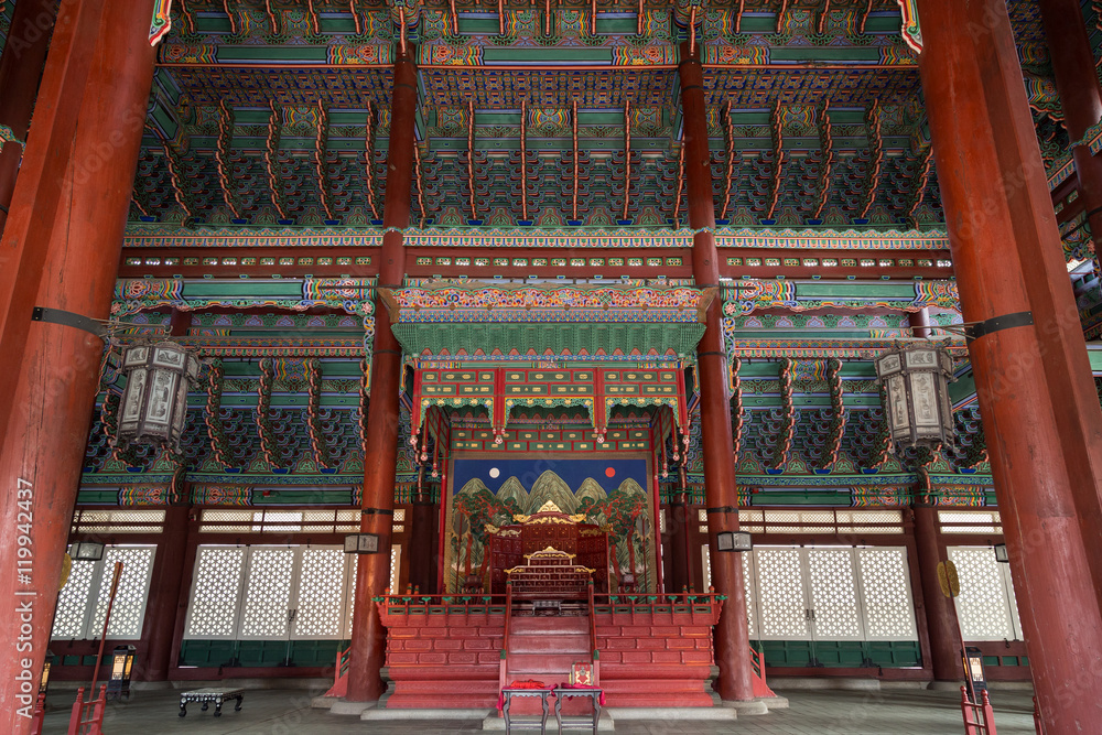ภาพถ่าย Stock Inside the Geunjeongjeon, the Throne Hall, at the ...