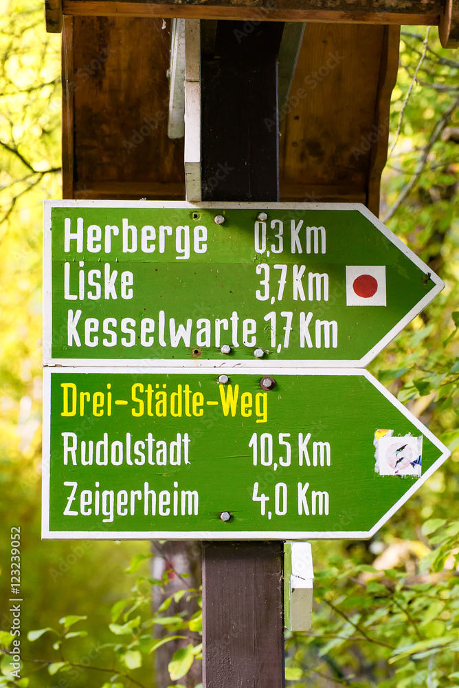 Hinweisschild Wanderweg Stock Photo | Adobe Stock