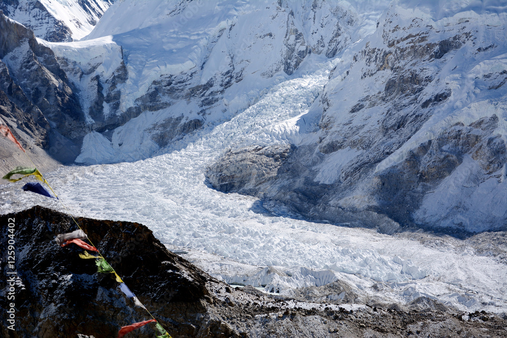 Hiking in Khumbu Valley in Himalayas mountains, Kala Pattar and Everest ...
