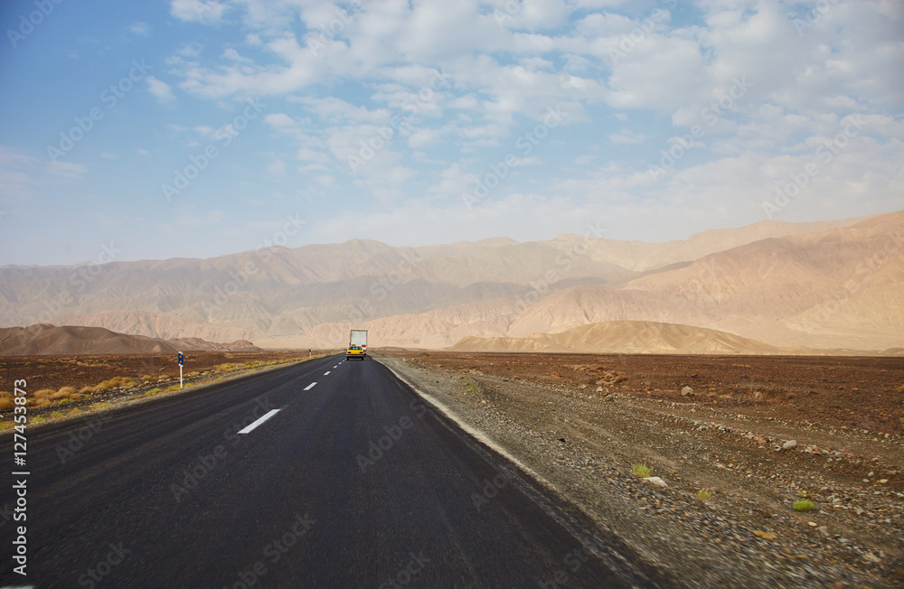 Foto de Stock Road in Iran | Adobe Stock