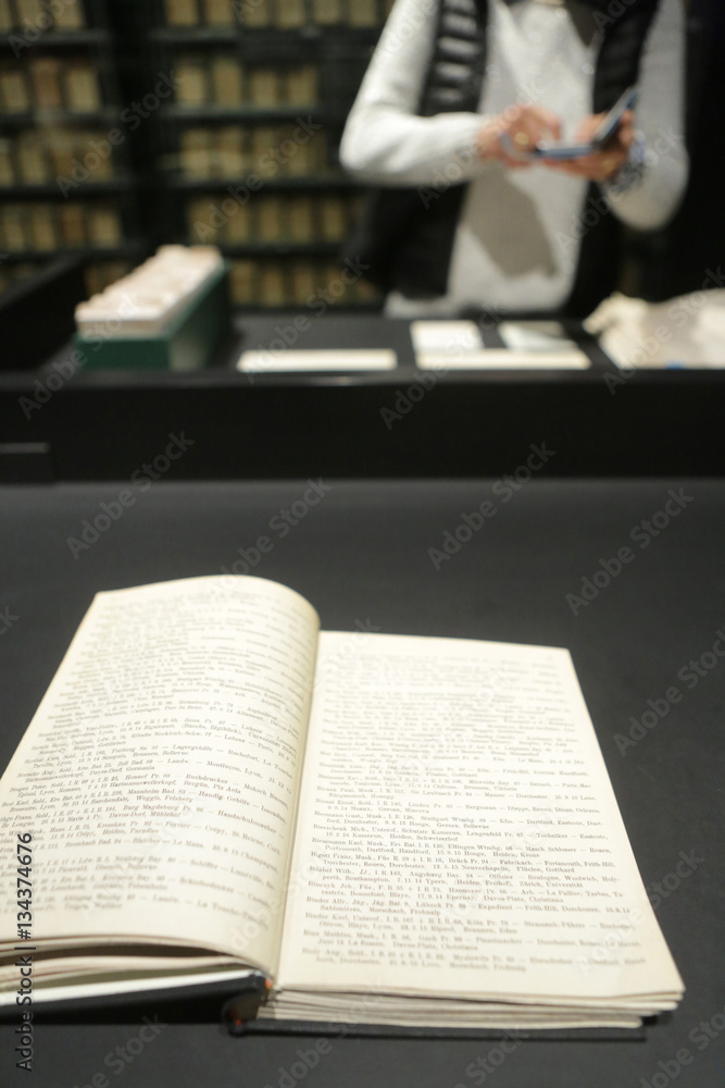 Archives. Reconstruire le lien familial. Musée international de la ...