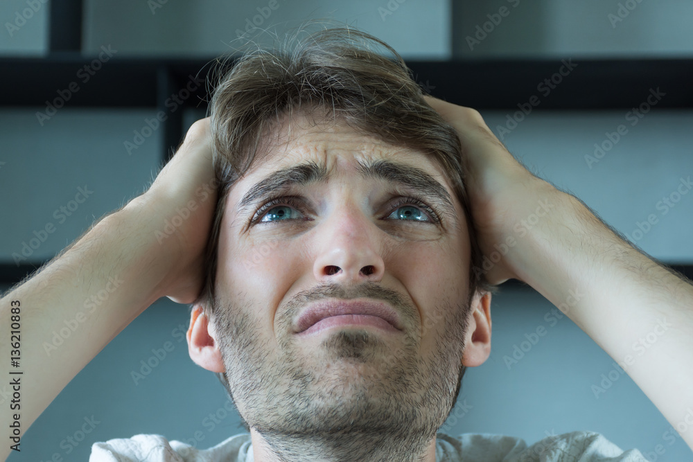 Homme inquiet Stock Photo | Adobe Stock