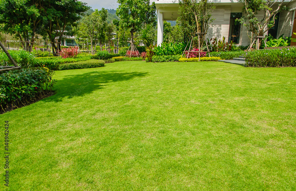 Landscaped Formal Garden,front yard with garden design,Peaceful Garden ...