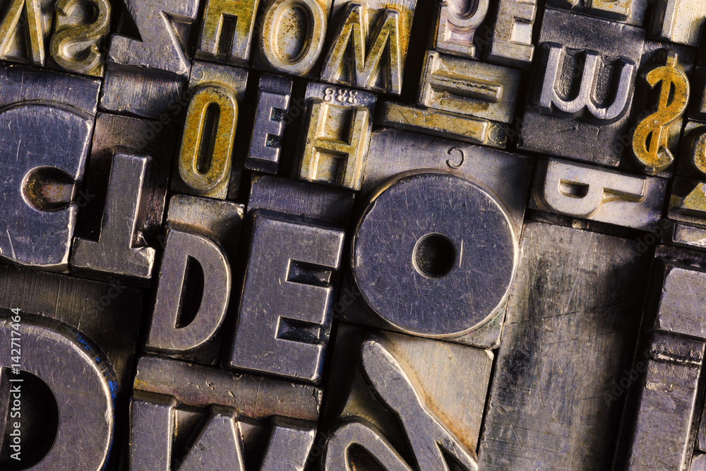 Foto Historical letterpress types, also called as lead letters. These ...