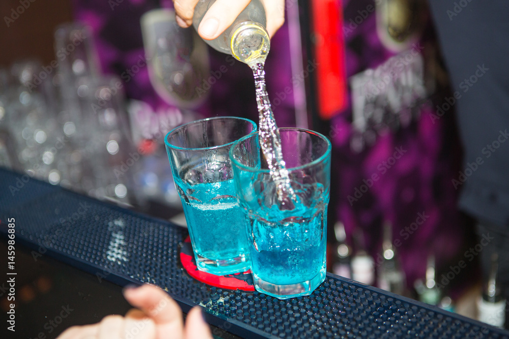 Foto de Stock Alcohol cocktail on the bar. Bartender prepares an ...