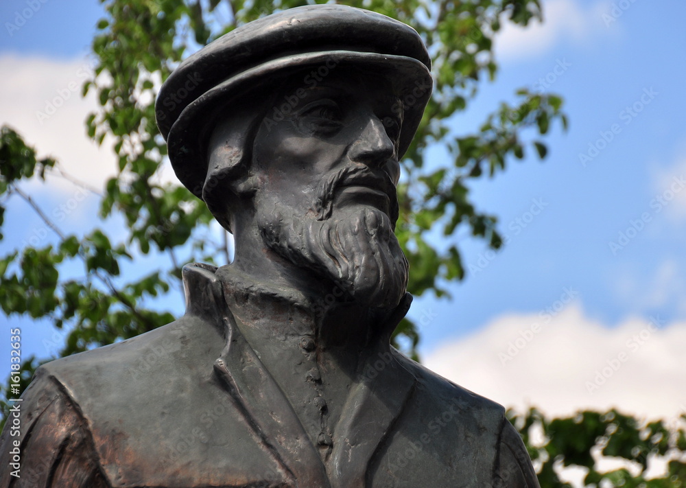 Statue des Reformers John Calvin (Kálvin János) Stock Photo | Adobe Stock