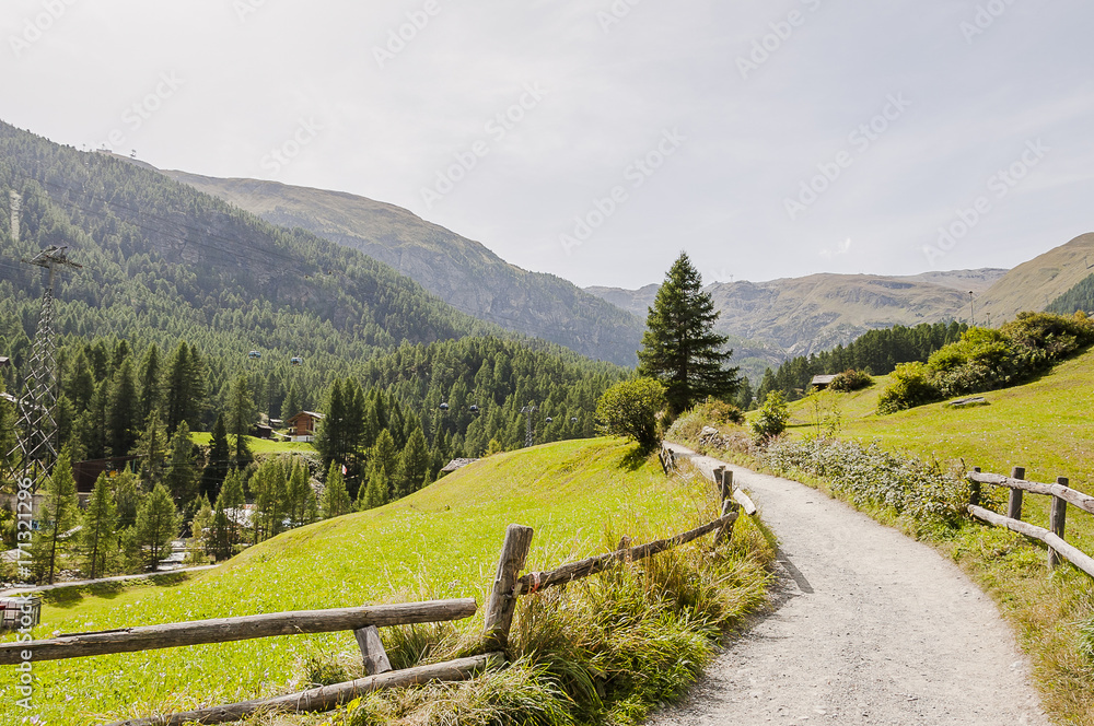 Zermatt, Dorf, Furi, Zmutt, Wanderweg, Alpen, Walliser Berge ...