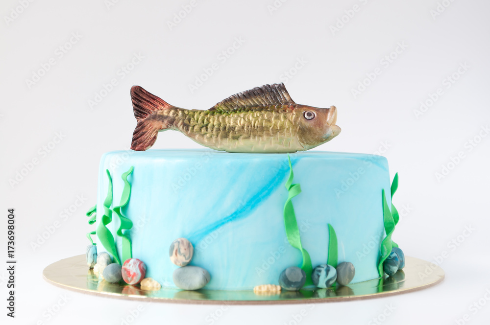 Art cake with fish, designed in the form of an underwater world with ...
