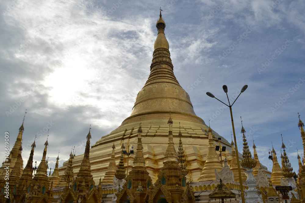 The national religious symbol of Burmese people. It's the shwedagon ...