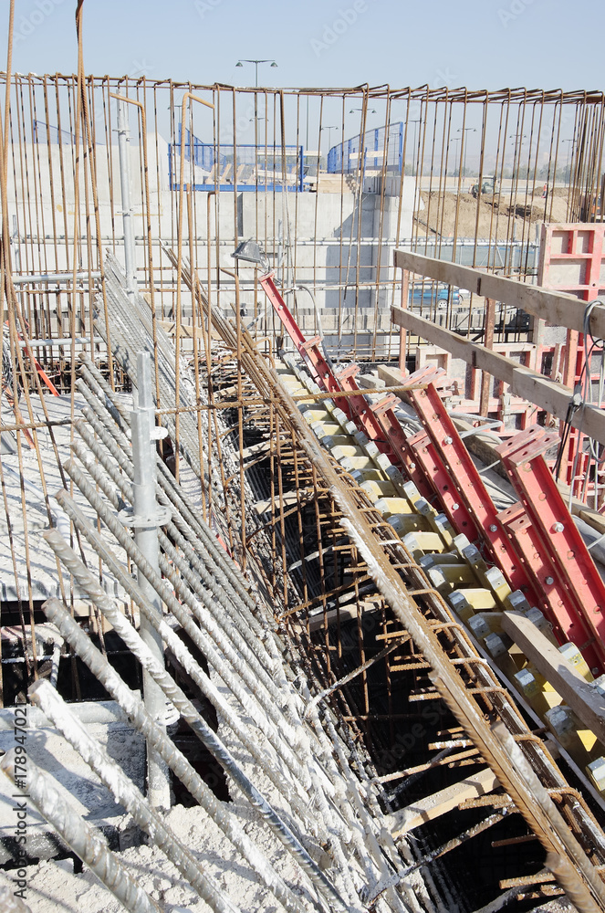 Proceso constructivo puente hormigón Stock Photo | Adobe Stock