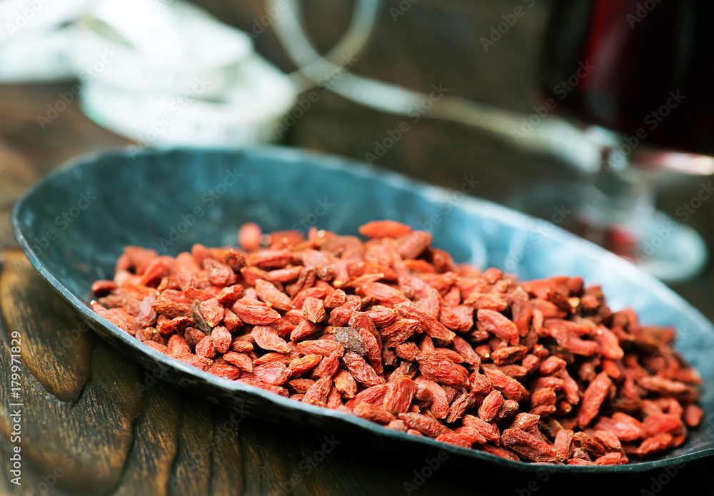 Foto de Stock goji and drink | Adobe Stock