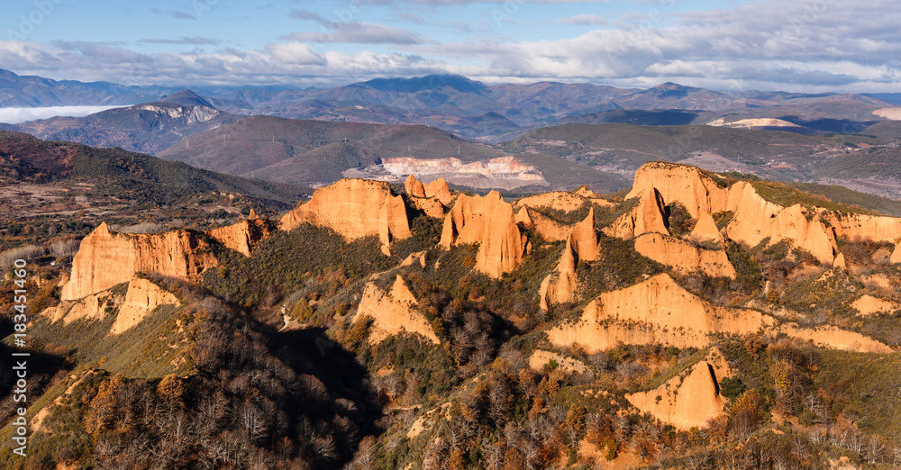 Paisaje de Las Médulas. Explotación minera de oro romana. Patrimonio de ...