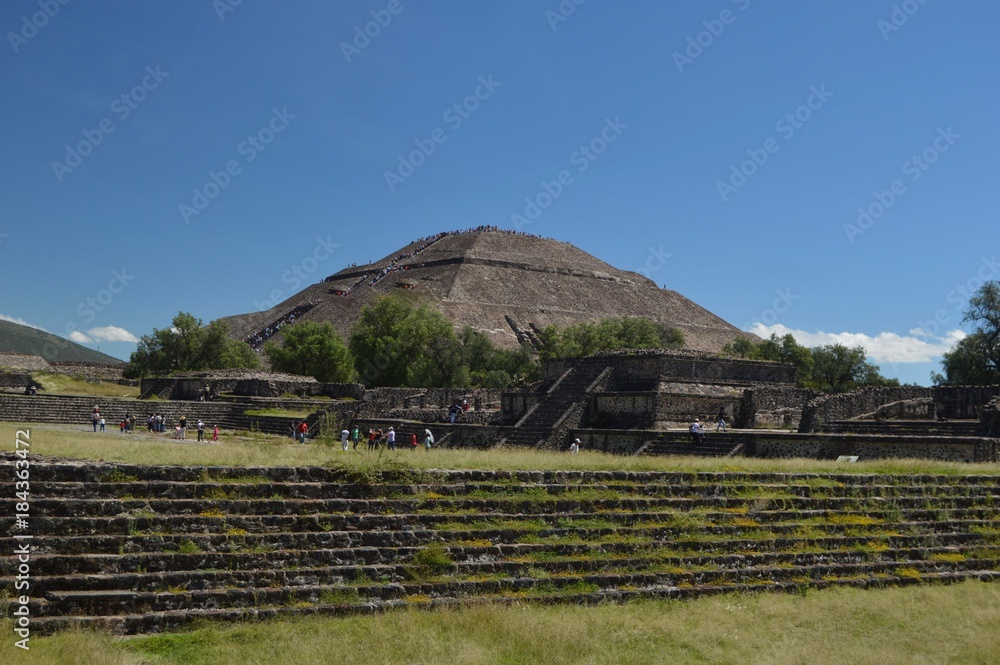 Teotihuacan Pyramids civilization Moon and Soon Pyramids invaded by ...
