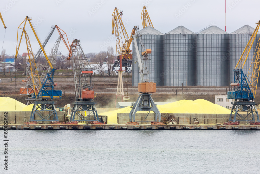 Huge stockpile of industrial sulfur that will be shipped around world ...