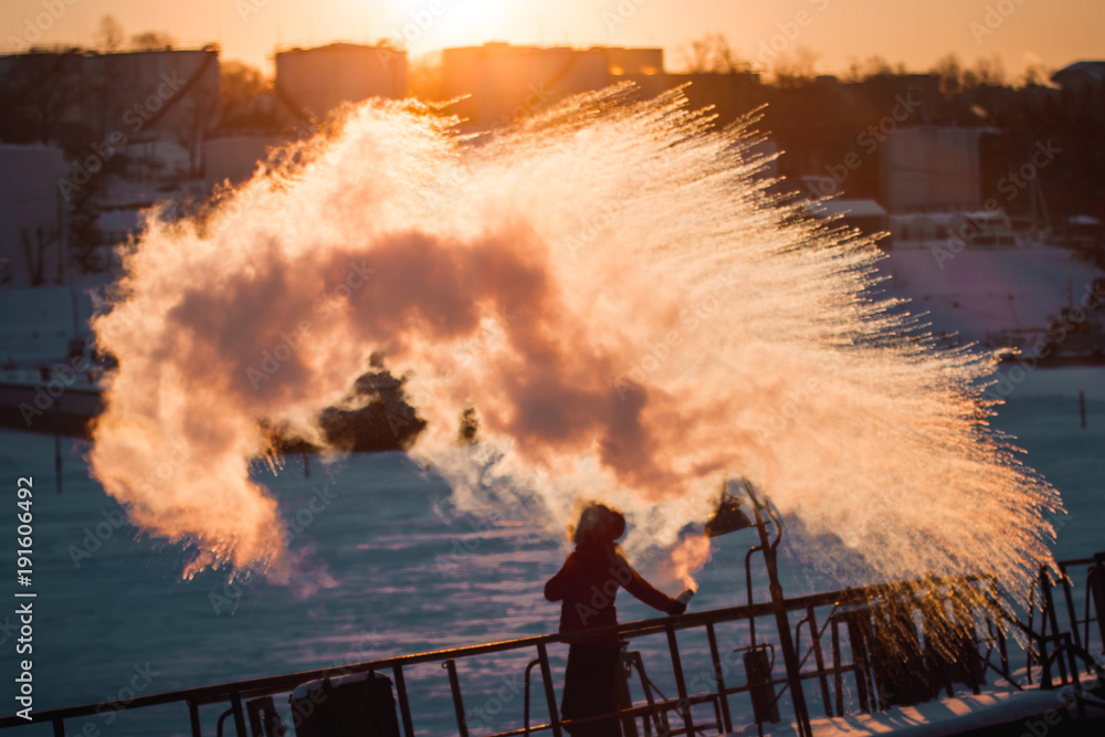 Insanely beautiful natural effect of turning boiling water into steam ...