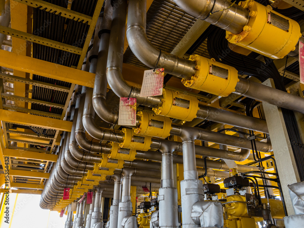 Offshore oil and Gas central processing platform and remote platform ...