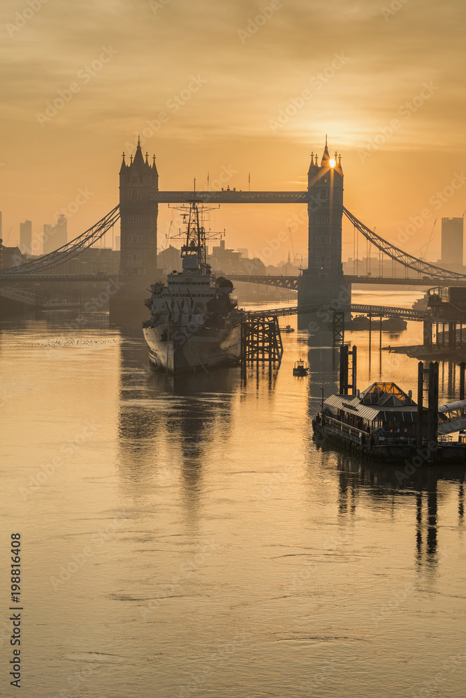 Beautiful Autumn sunrise landscape of Tower Bridge and River Thames in ...