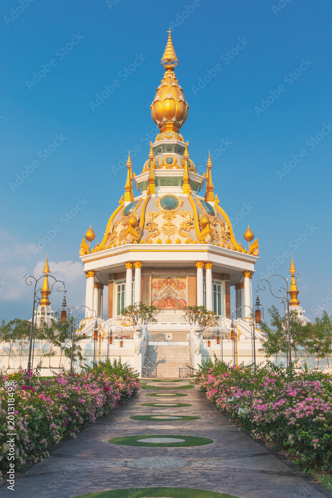 The great jewel Chedi of the Three Worlds(Thai name Wat Toong Setthi ...