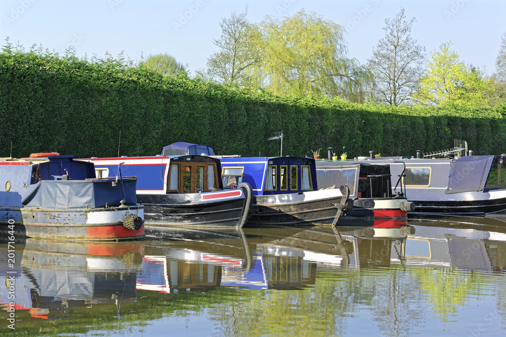 The amazing network of canals, junctions, locks and tunnels left over ...