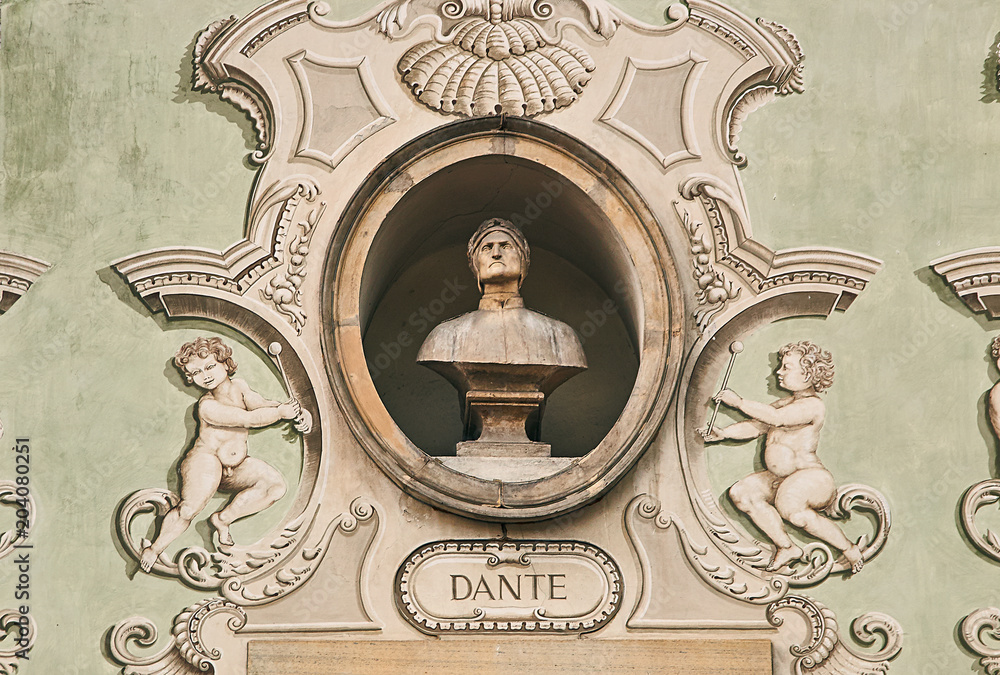 Vintage sculpture portrait of Dante Alighieri, a major Italian poet of ...