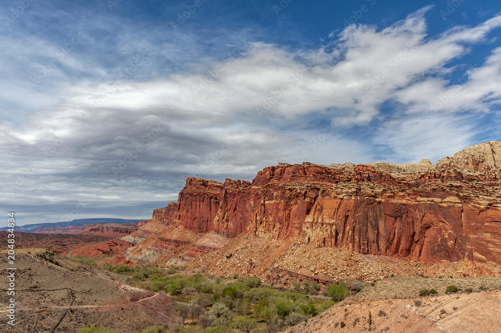 Capitol Reef National Park is in Utah's southern desert. t surrounds a ...