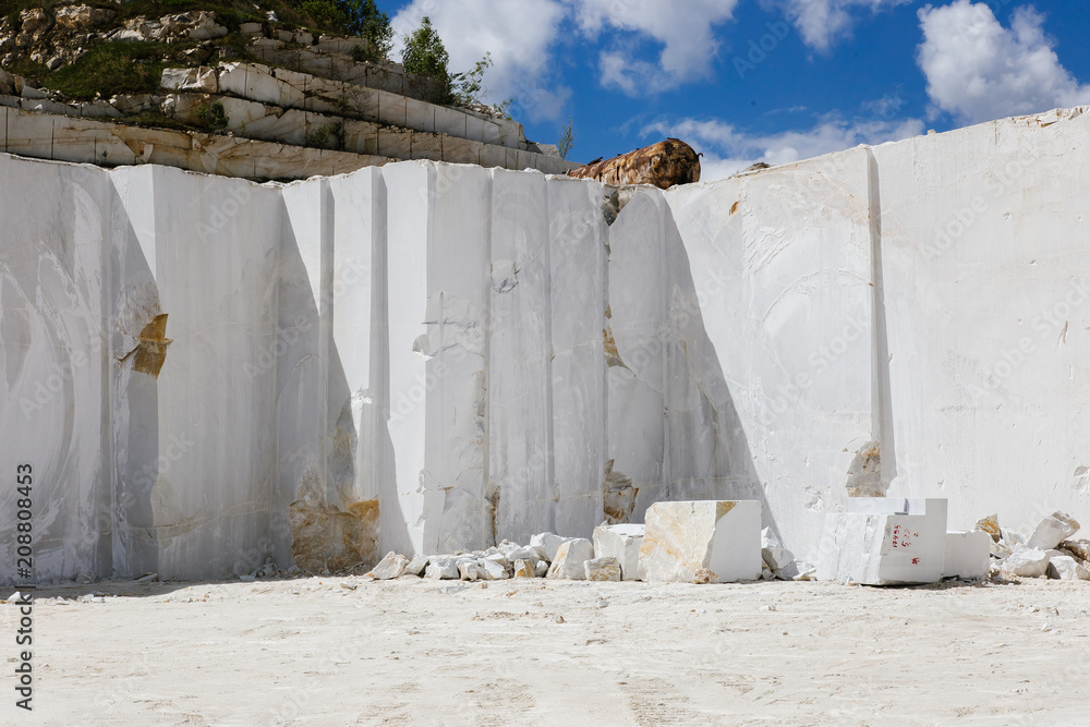 marble quarry, extraction and processing of white marble Stock Photo ...