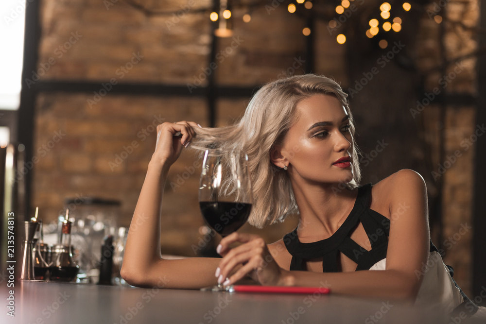 How To Flirt With A Girl At A Bar