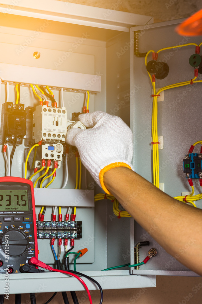 ภาพถ่าย Stock Electrical terminal box. Control panel with magnetic ...