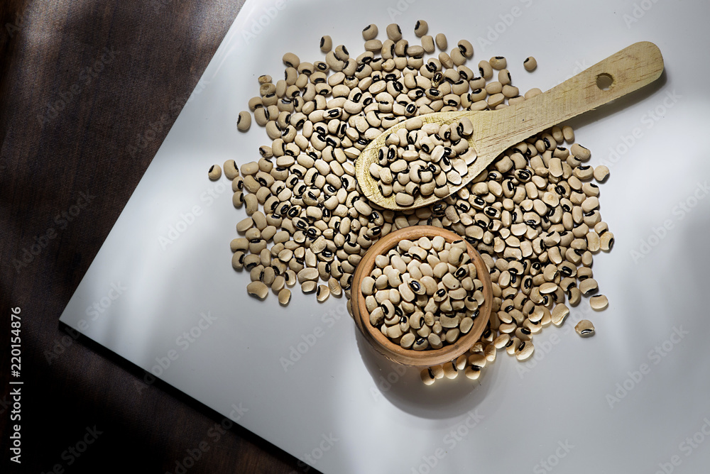 The cowpea, bean, face bean, chíchere, chicharillo, wild pea, Chinese ...