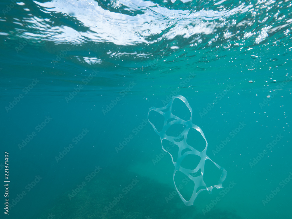 6 pack ring underwater plastic ocean Stock Photo | Adobe Stock