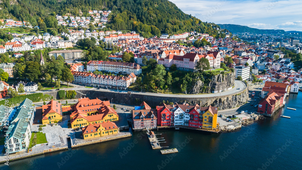 Bergen old town aerial view. Bergen, Norway. の Stock フォト | Adobe Stock