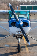 Front Of A Cessna Skyhawk Free Stock Photo - Public Domain Pictures