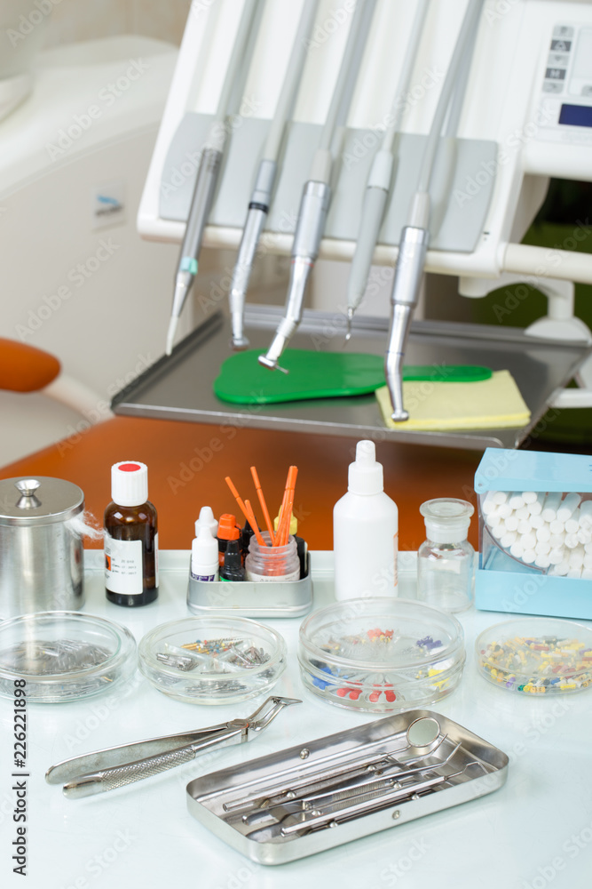 tooth anatomy (vital tooth, structure, bone, ligament) Stock Photo ...