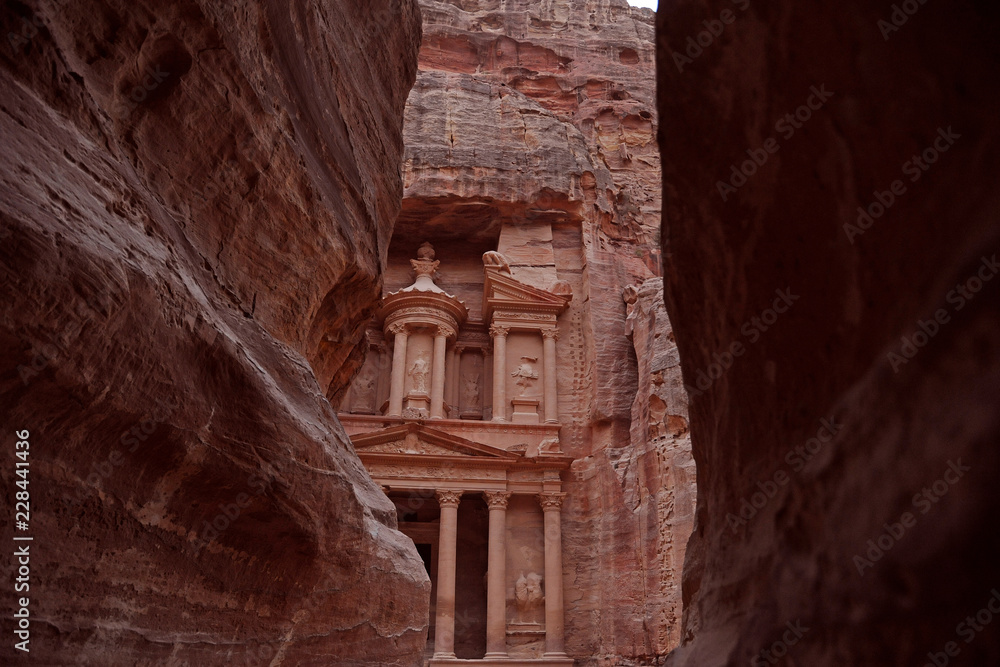 Zdjęcie bez tantiem: Al-Khazneh called The Treasury is one of the most ...